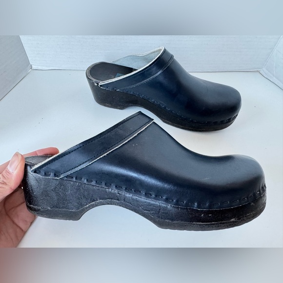 Vintage | Shoes | Vintage Clog Master Navy Leather Swedish Clogs Made ...